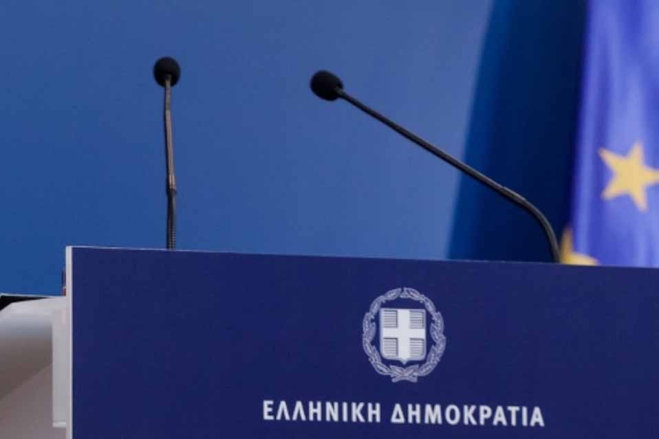 Στις 11:30 οι ανακοινώσεις μέτρων από τον Θ. Πλεύρη και τον Γ ...